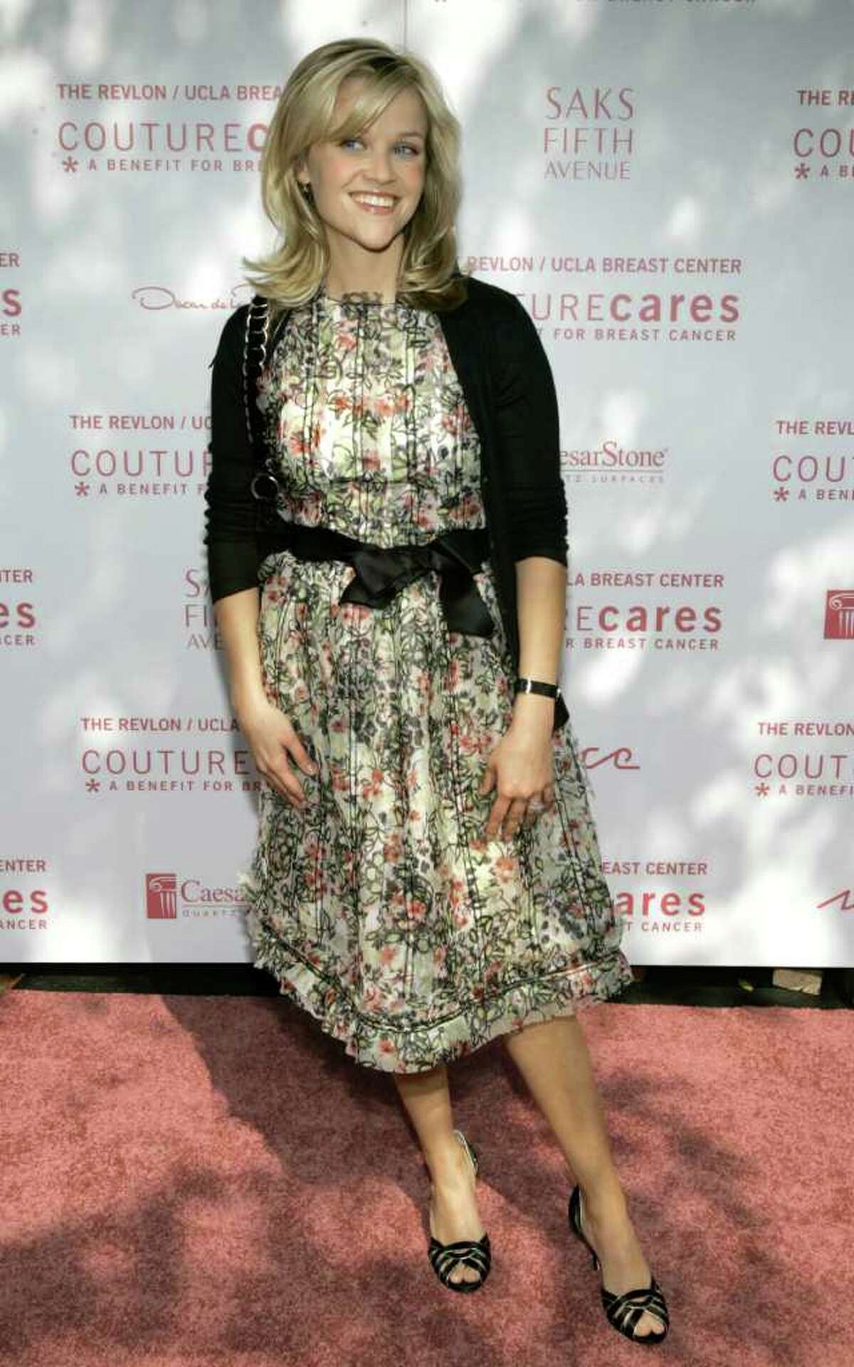 Reese Witherspoon weds agent beau