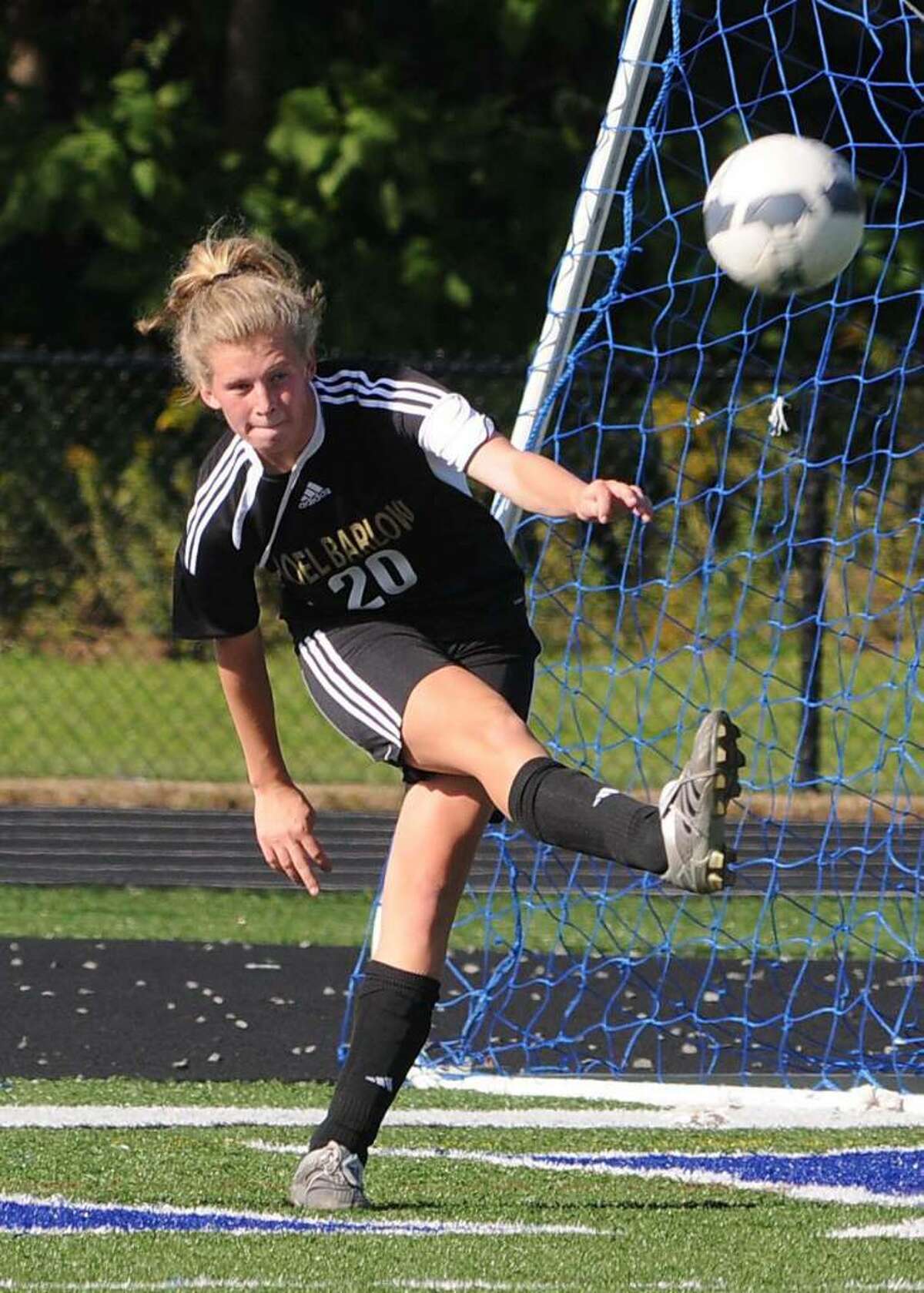 Barlow tops Immaculate girls 2-1