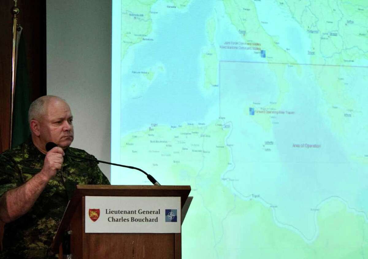 Libyan rebels press on