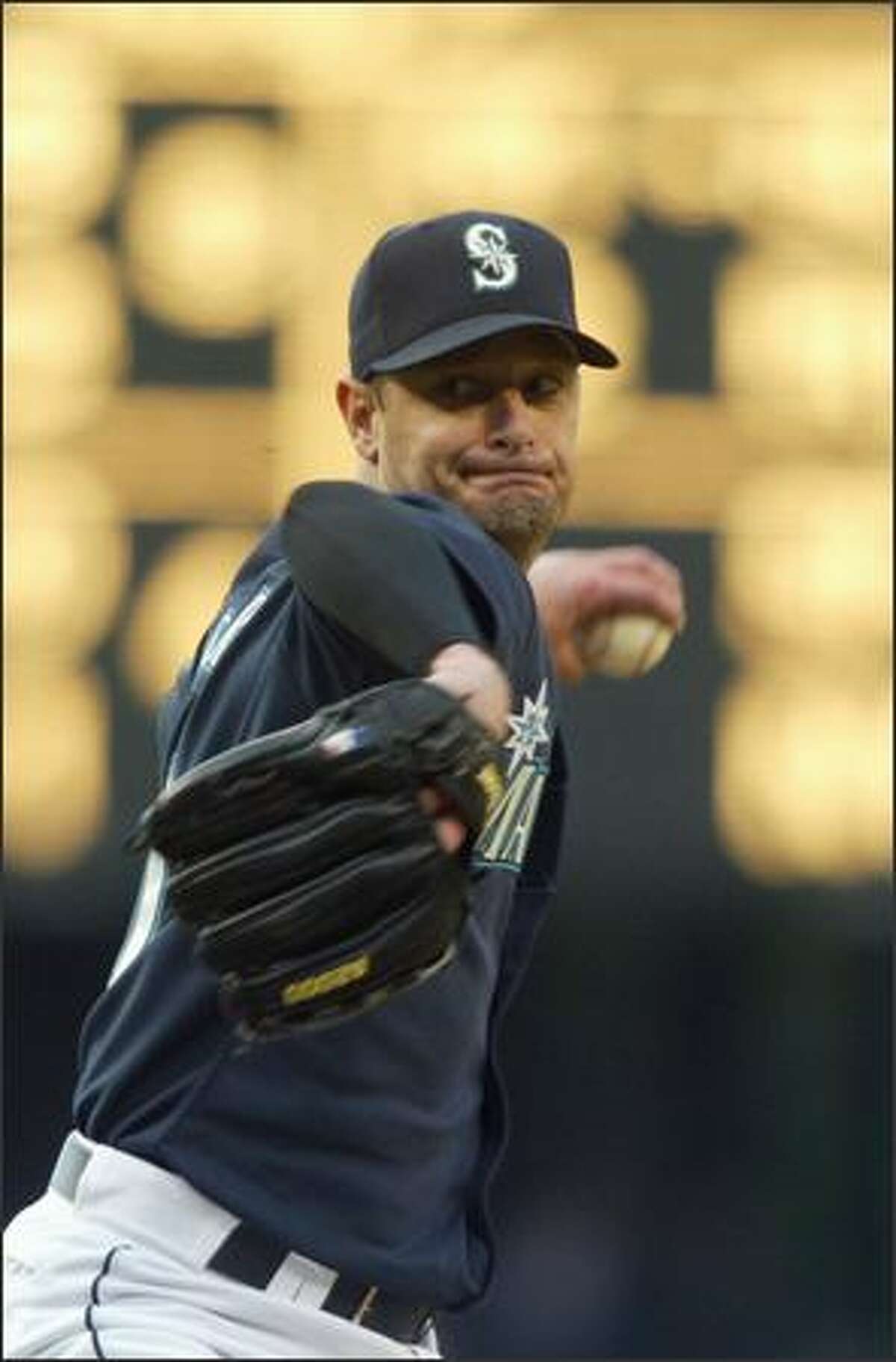 Jamie Moyer's making a comeback but not with M's