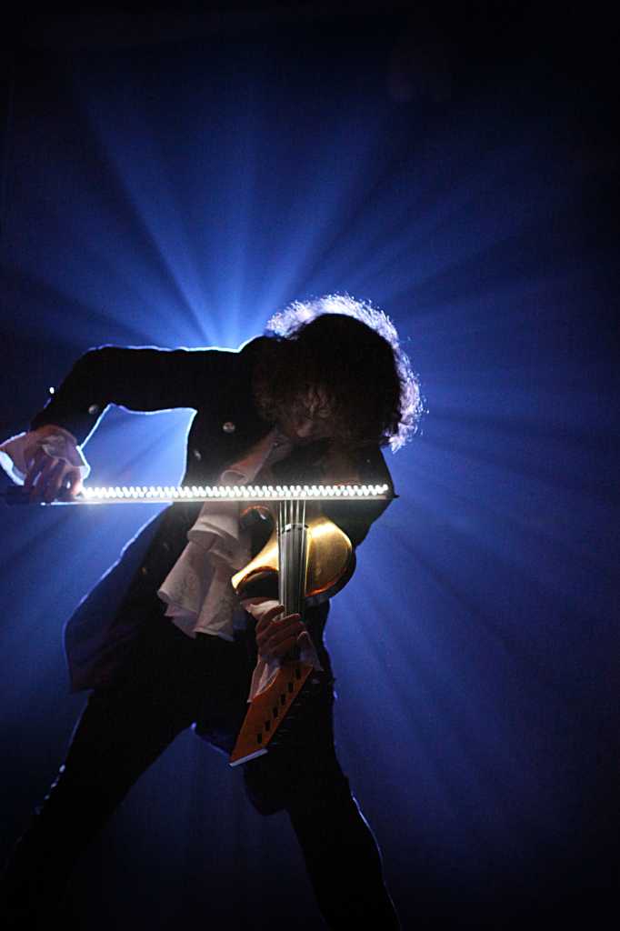 Celebrated violinist brings classics, rock to Norwalk