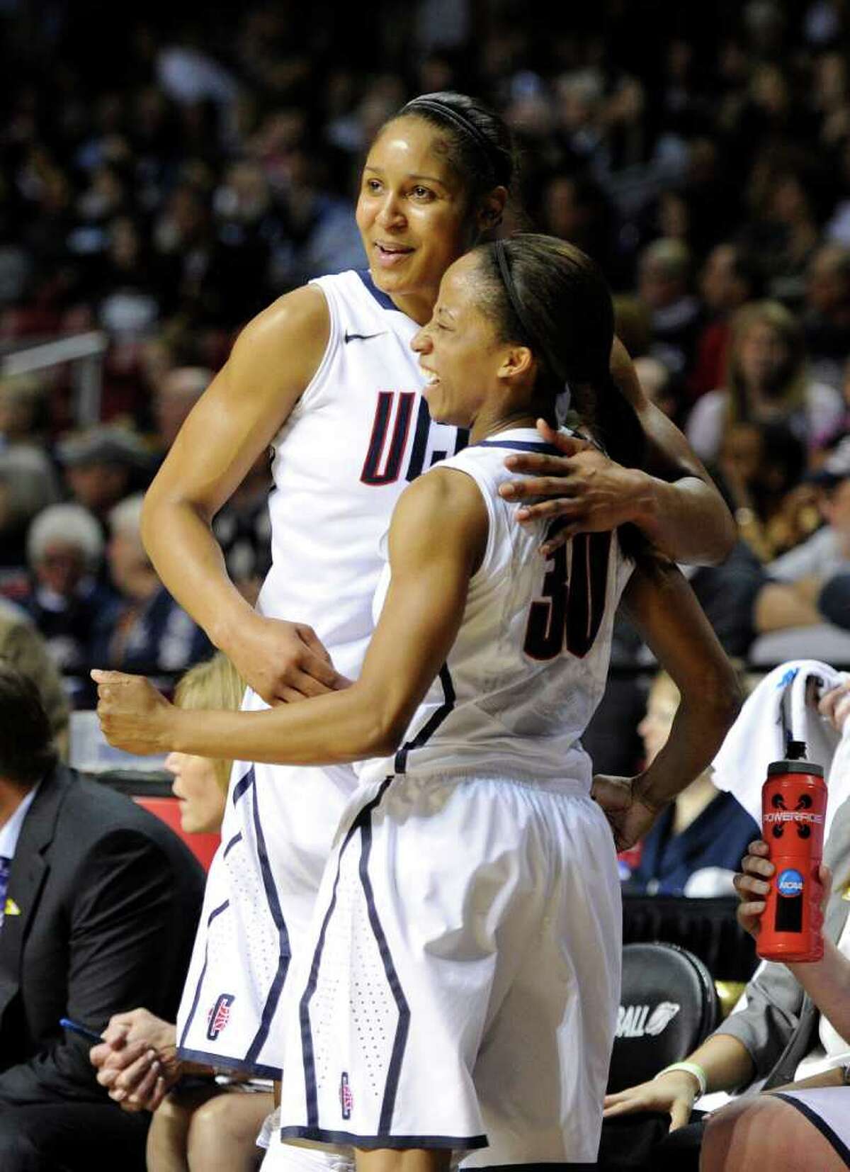 Moore leads UConn women into Final Four