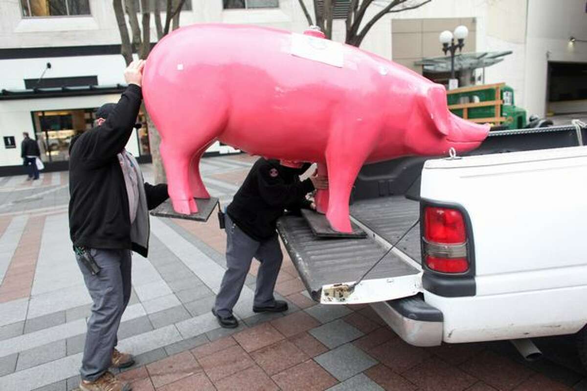 Rachel the pig returns to Pike Place Market