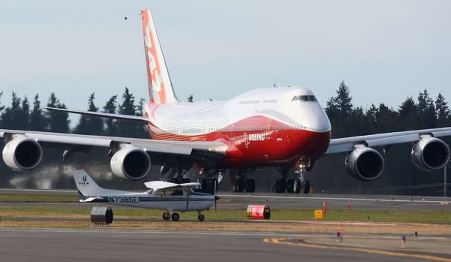Maiden flight of the Boeing 747-8 - seattlepi.com