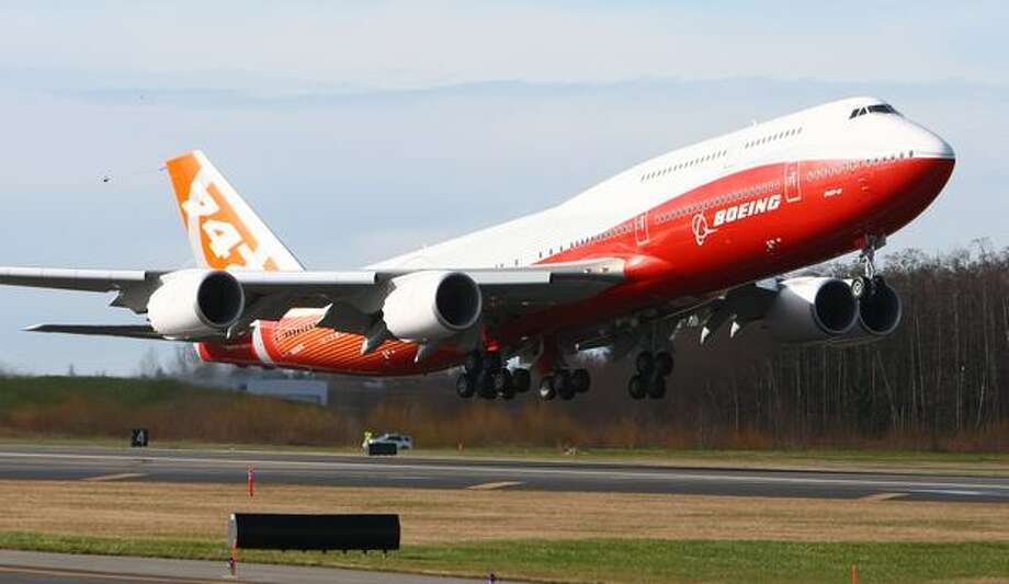 Maiden flight of the Boeing 747-8 - seattlepi.com