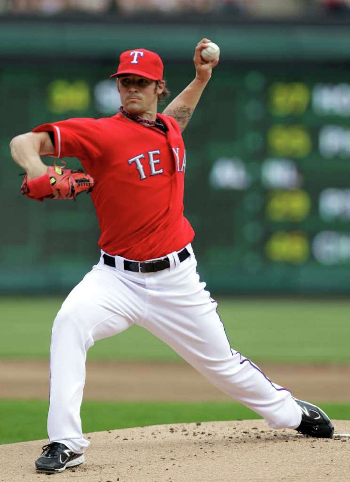 Rangers rally late to get past Red Sox