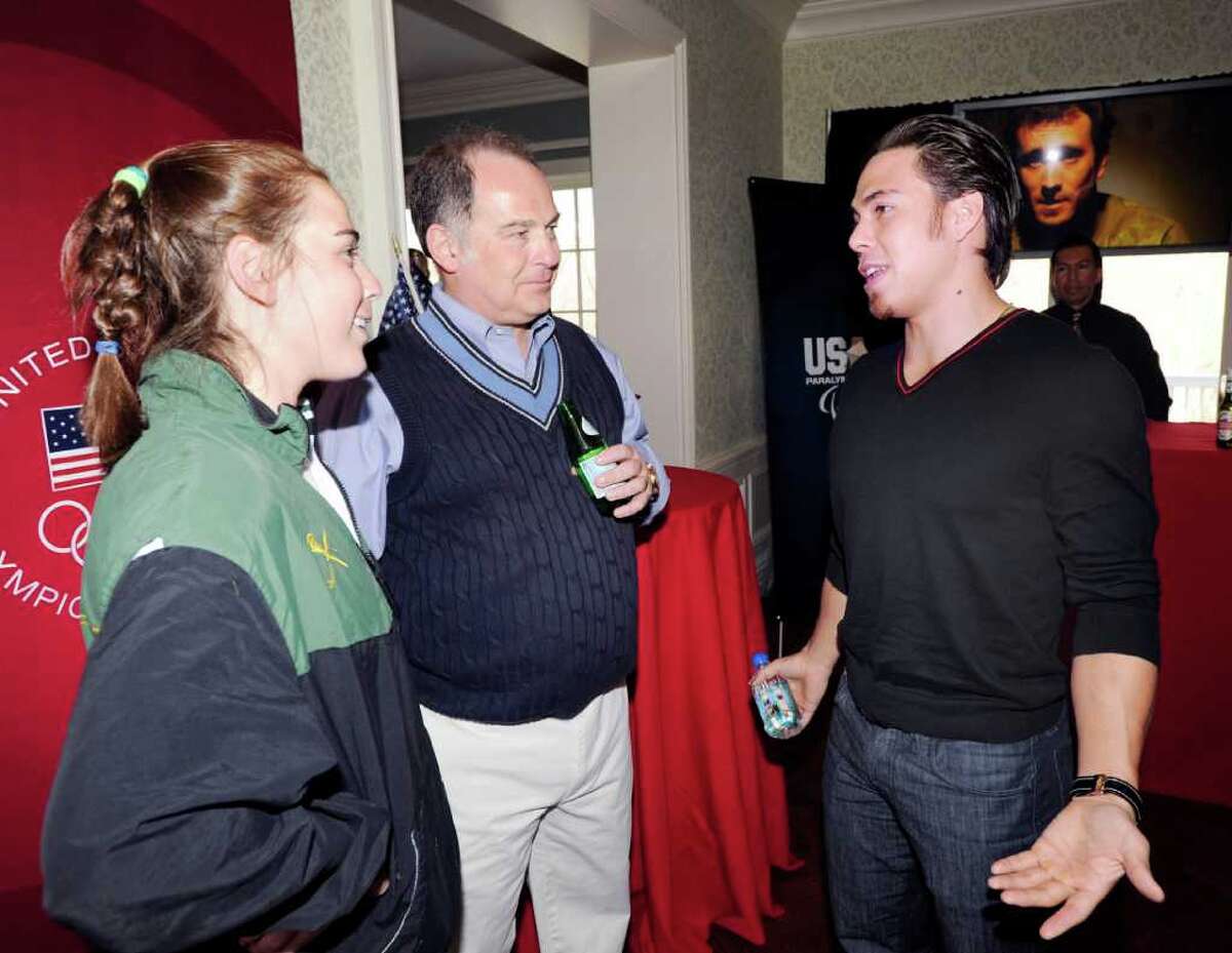 Ohno, Lolo draw hundreds to Olympic fundraiser in Greenwich