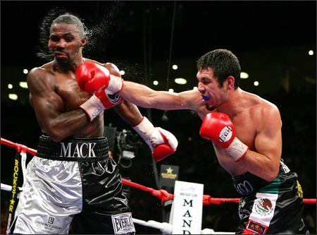 Boxer Yusaf Mack beats online troll in real life at Philadelphia barber ...