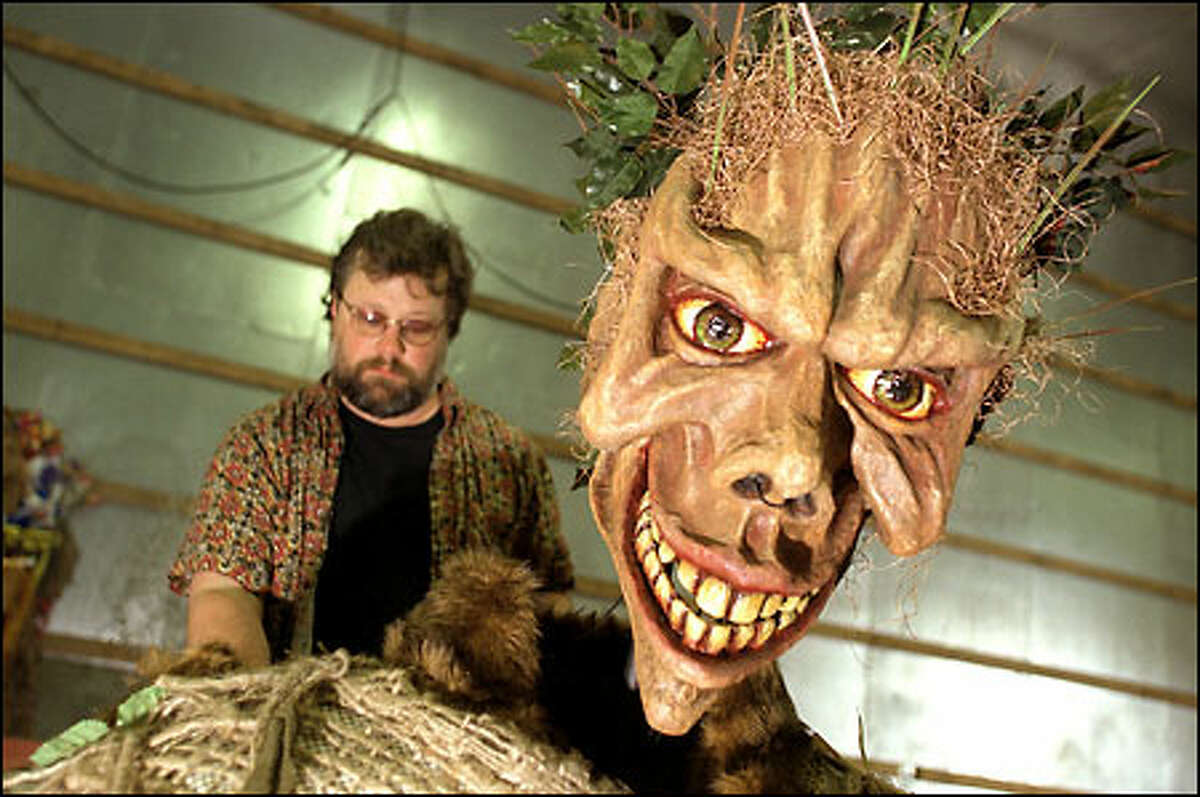 Daily News Gallery - 6/16/2001