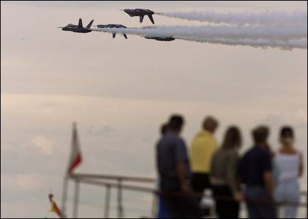 Daily News Gallery - 8/6/2001