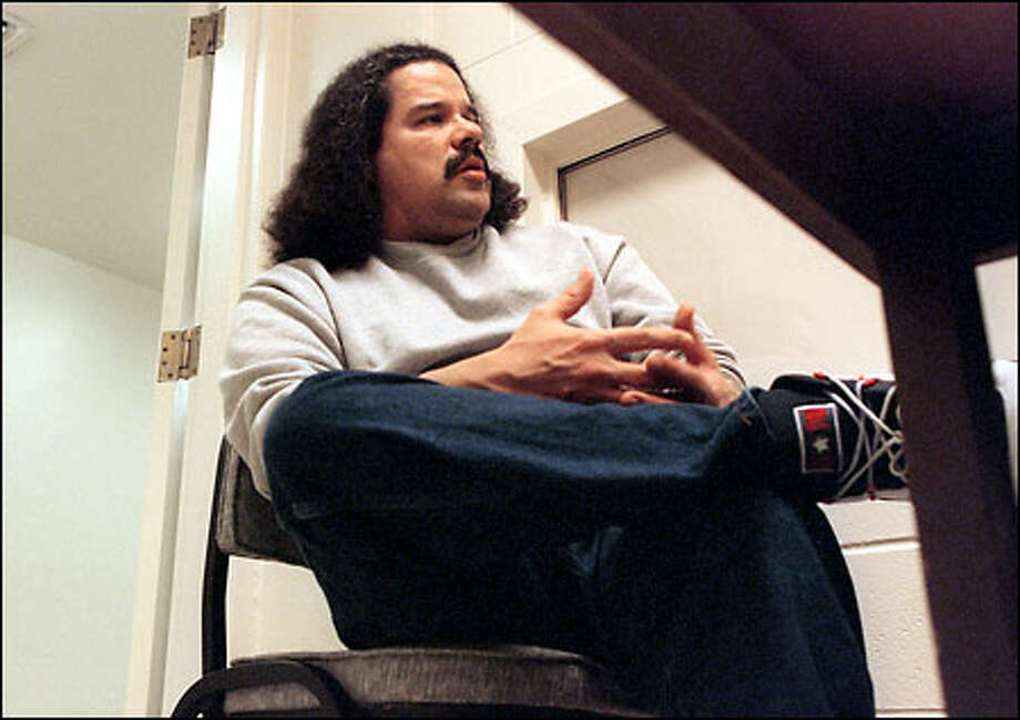 Daily News Gallery - 8/6/2001 - seattlepi.com