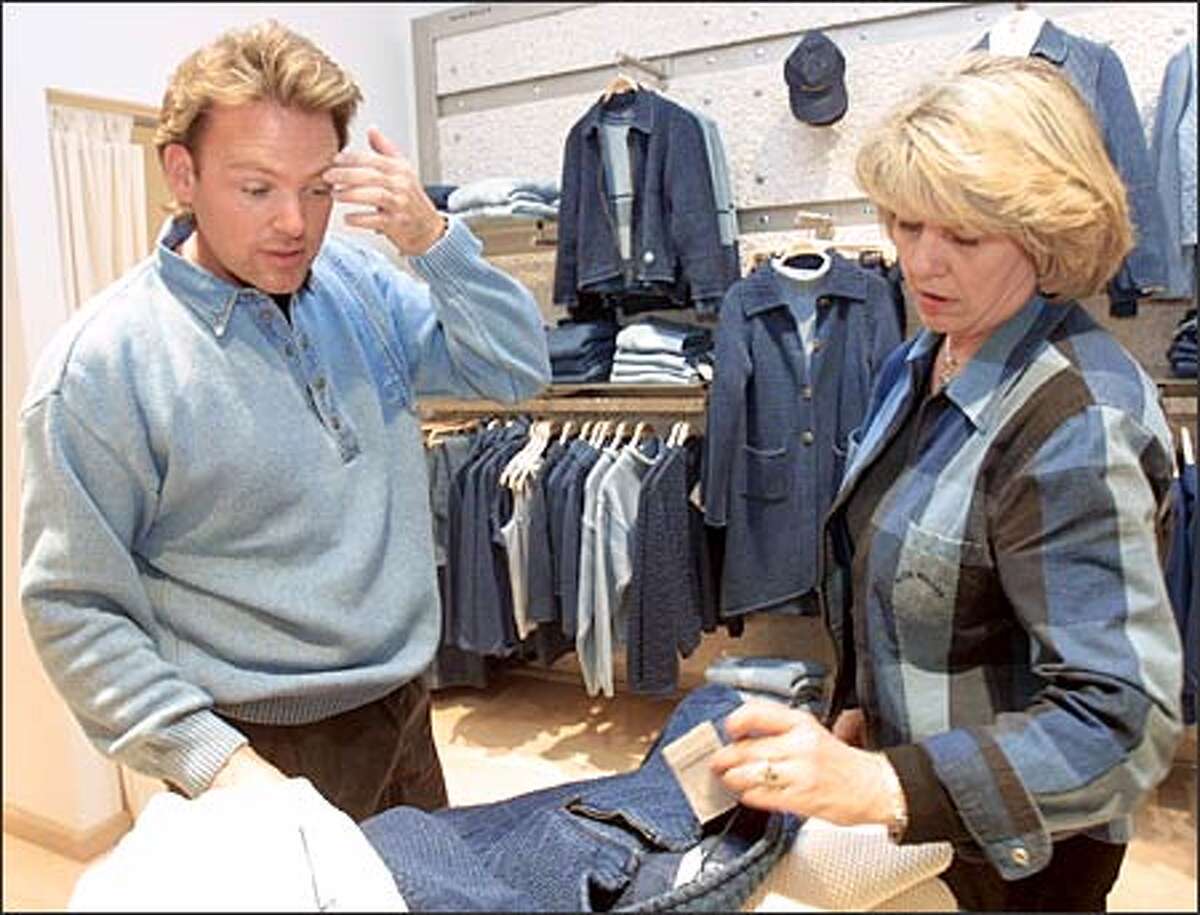 Daily News Gallery - 11/2/2002