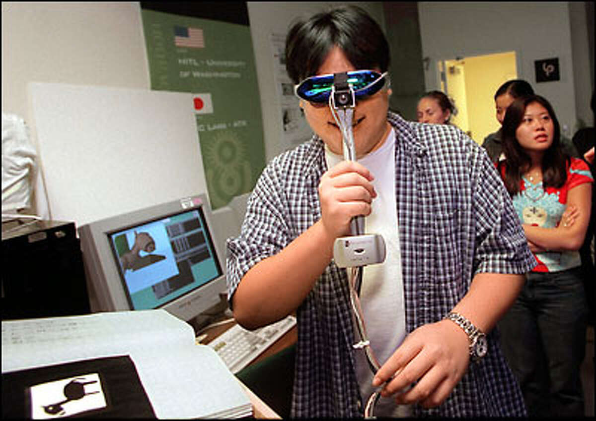 Daily News Gallery - 11/9/2000