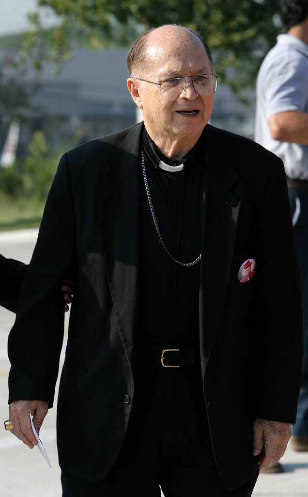 Retired archbishop to undergo surgery