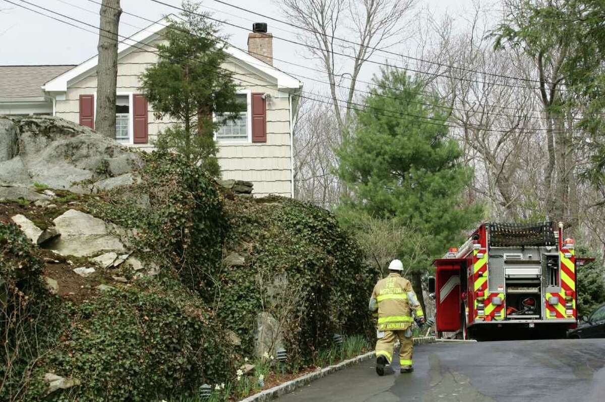 Fire displaces residents of Cos Cob home