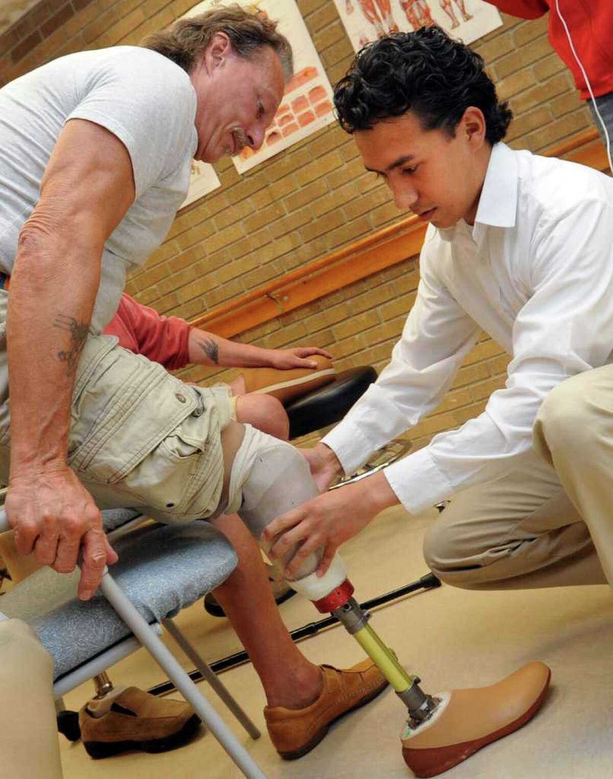 Colombia students get practical experience in fitting prosthetics