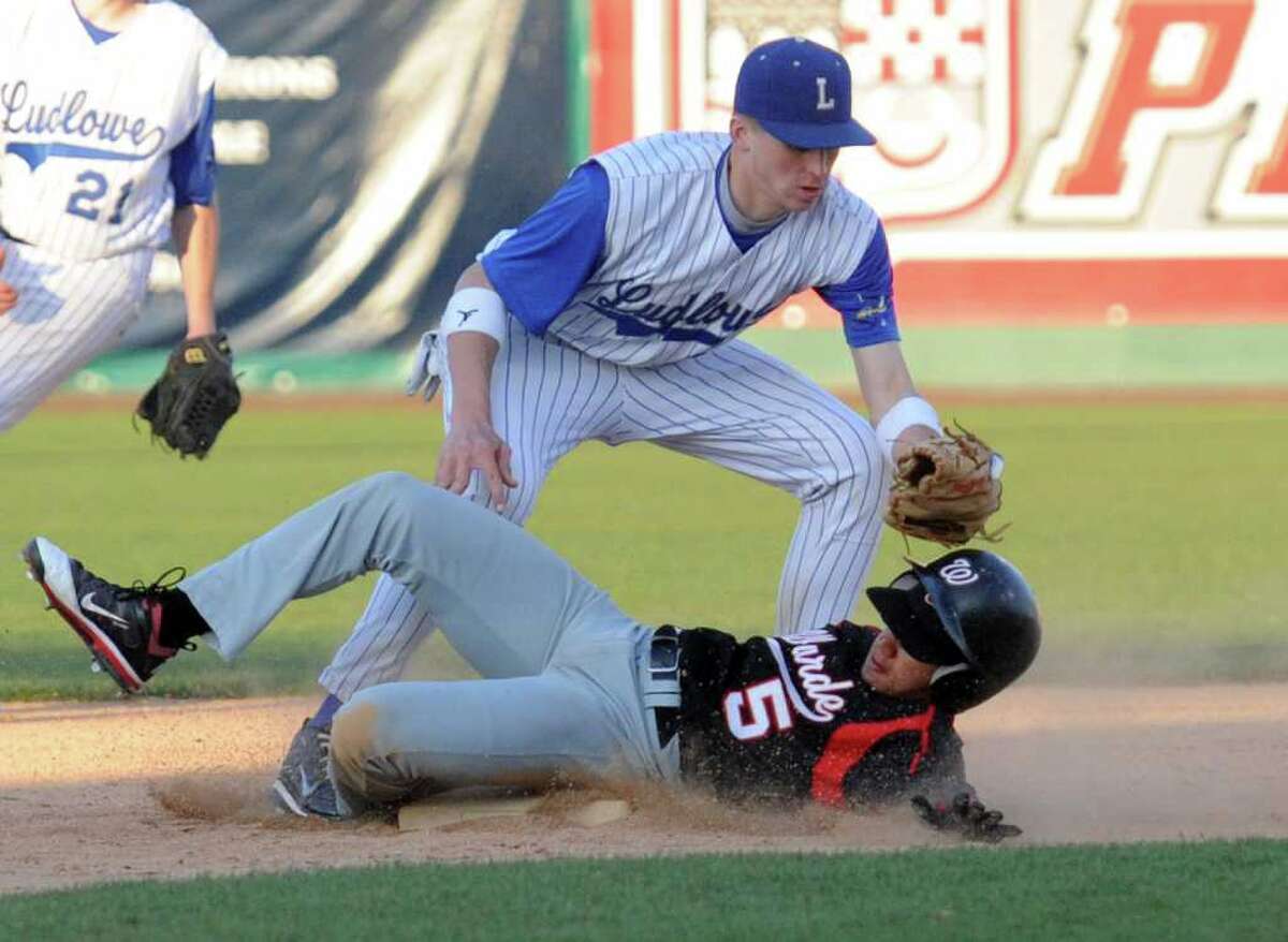 Kings of the diamond: Warde baseball rips Ludlowe 14-6