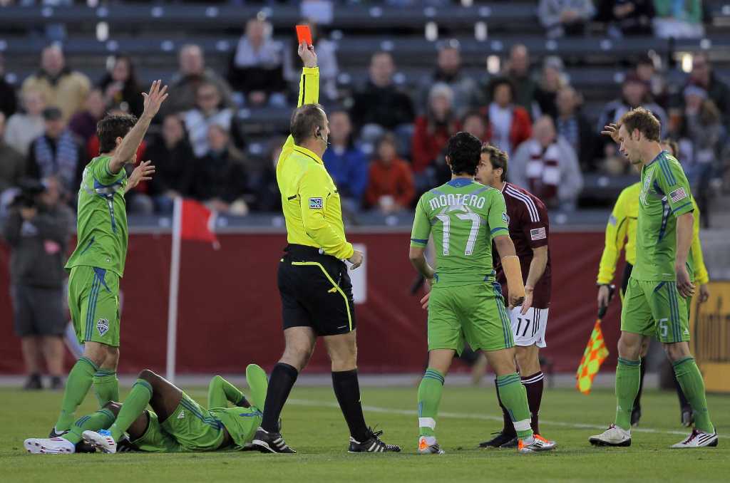 Zakuani breaks leg in Sounders' 1-0 road win