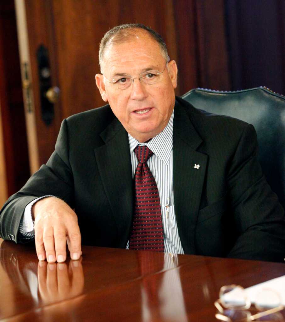 South San bond manager resigns