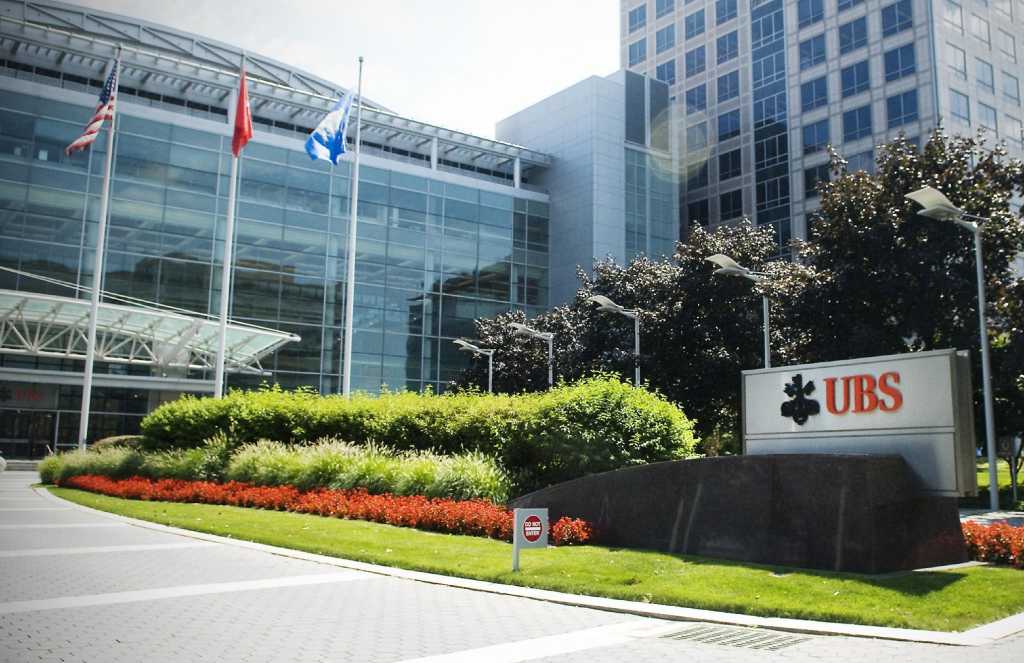 Memo: UBS planning to move workers