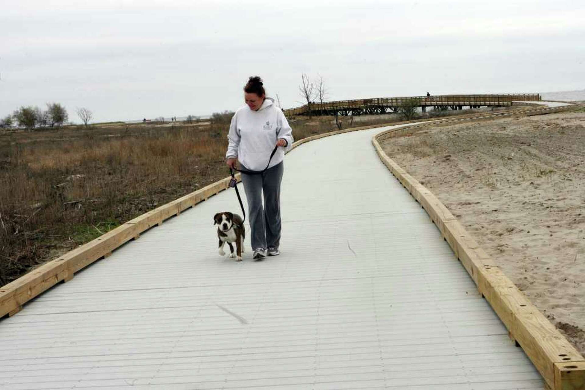 Boardwalk to connect Silver Sands and Walnut Beach in Milford opens