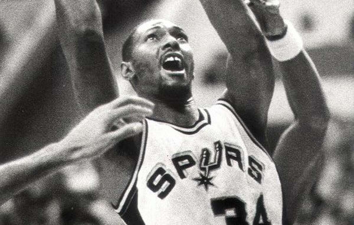 Former Spurs star Mitchell dies of cancer