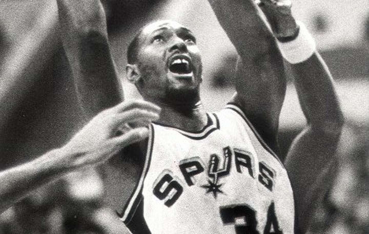 Former Spurs star Mitchell dies of cancer