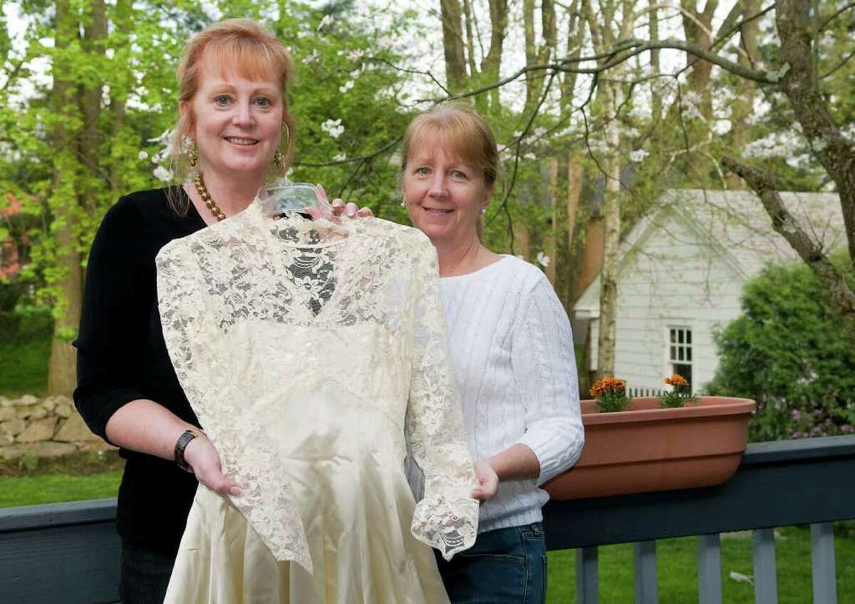 Angela Carella: Kate, Hedwig say yes to the same dress