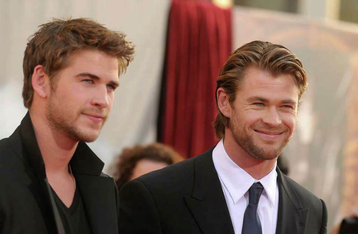 Hunky hero tale 'Thor' just fine in 2-D