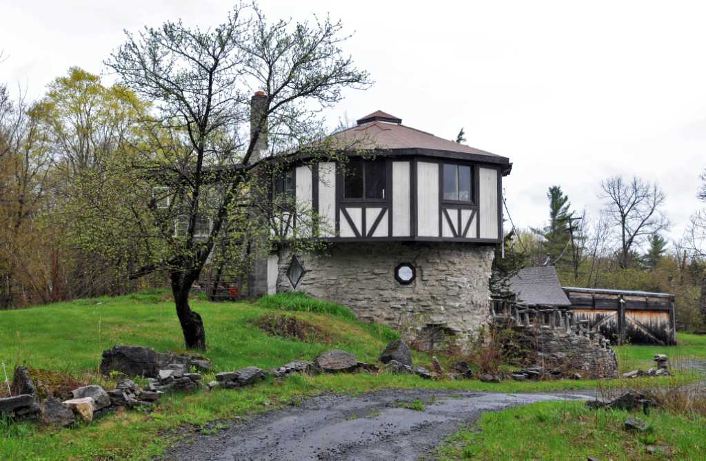 Stone Cottage Castle The Castle Cottage' Overlooking Lake George!