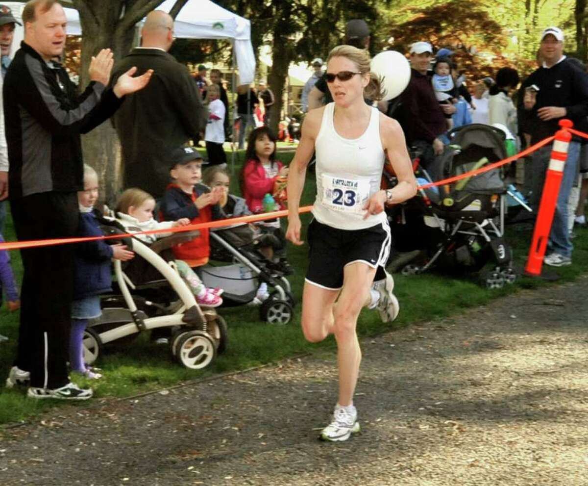 Sun shines on Mother's Day 5K