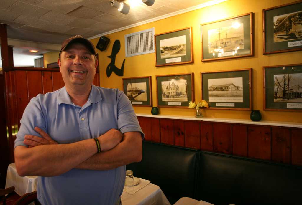 At Lasse's Restaurant change is not on the menu