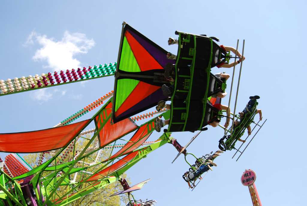 Beautiful weather for May Fair in New Canaan