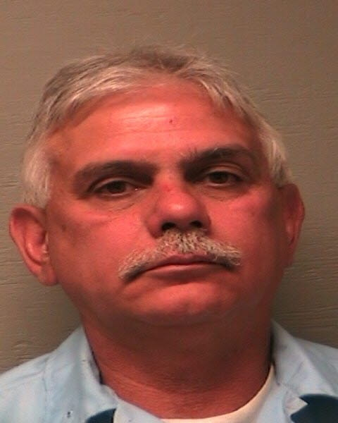 Prison guard charged after inmates escape