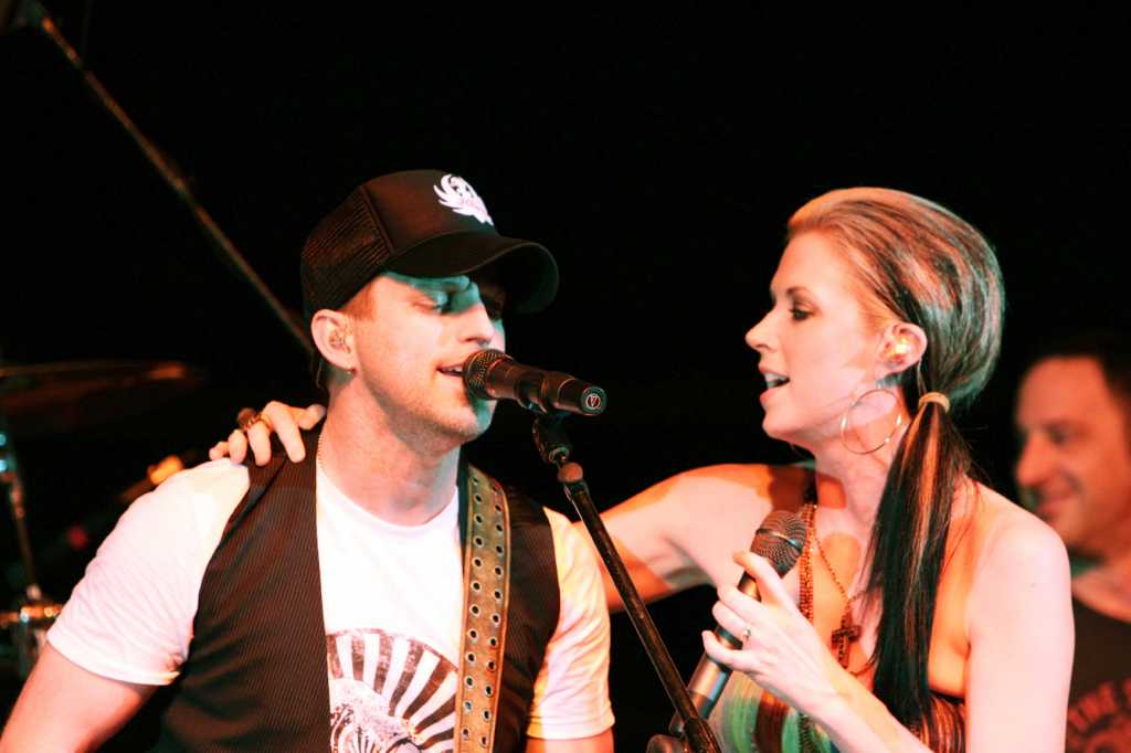 Thompson Square takes center stage Wednesday at Jasper Lions Rodeo