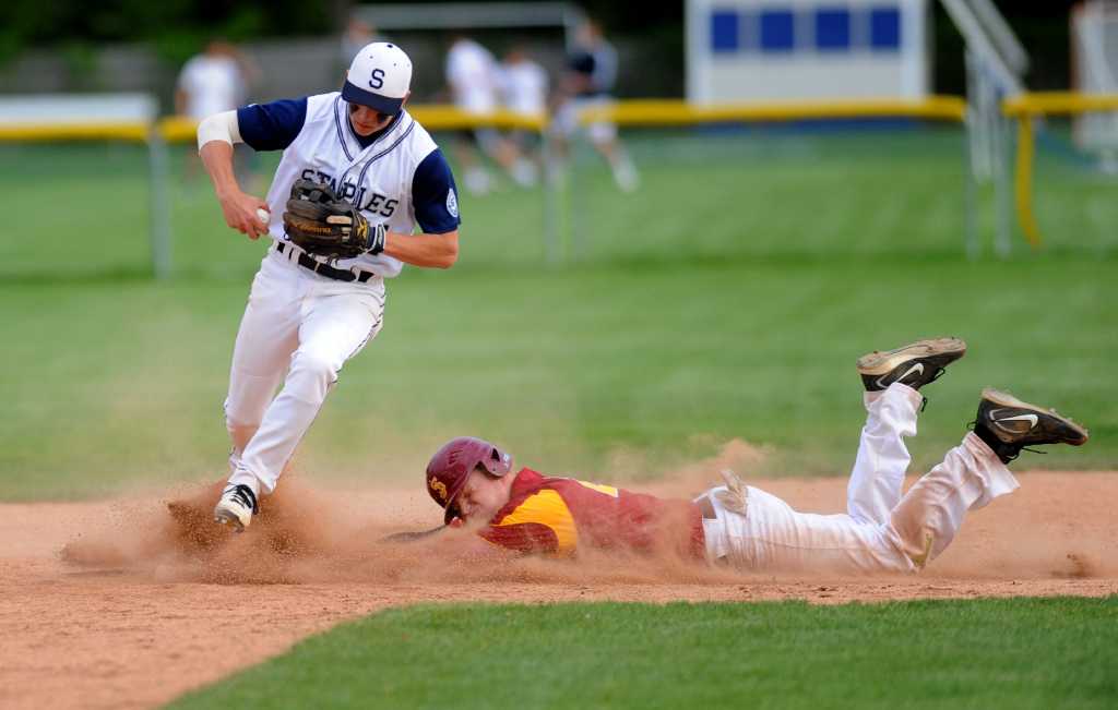 Staples baseball edges St. Joseph in postseason-like atmosphere