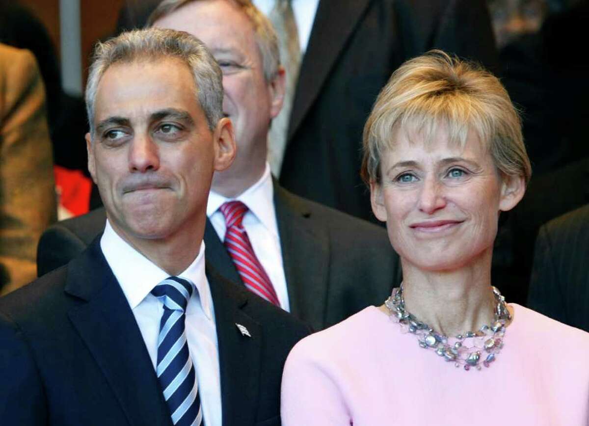 Rahm Emanuel sworn in as Chicago's new mayor