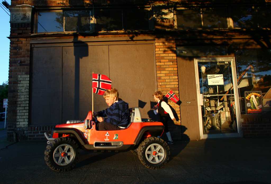 Norwegian Constitution Day parade in Ballard