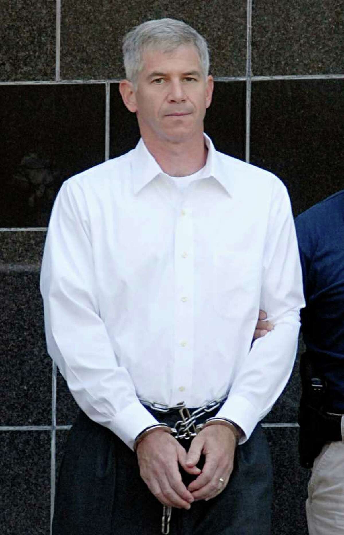 Ex-Enron exec Fastow returns to Houston