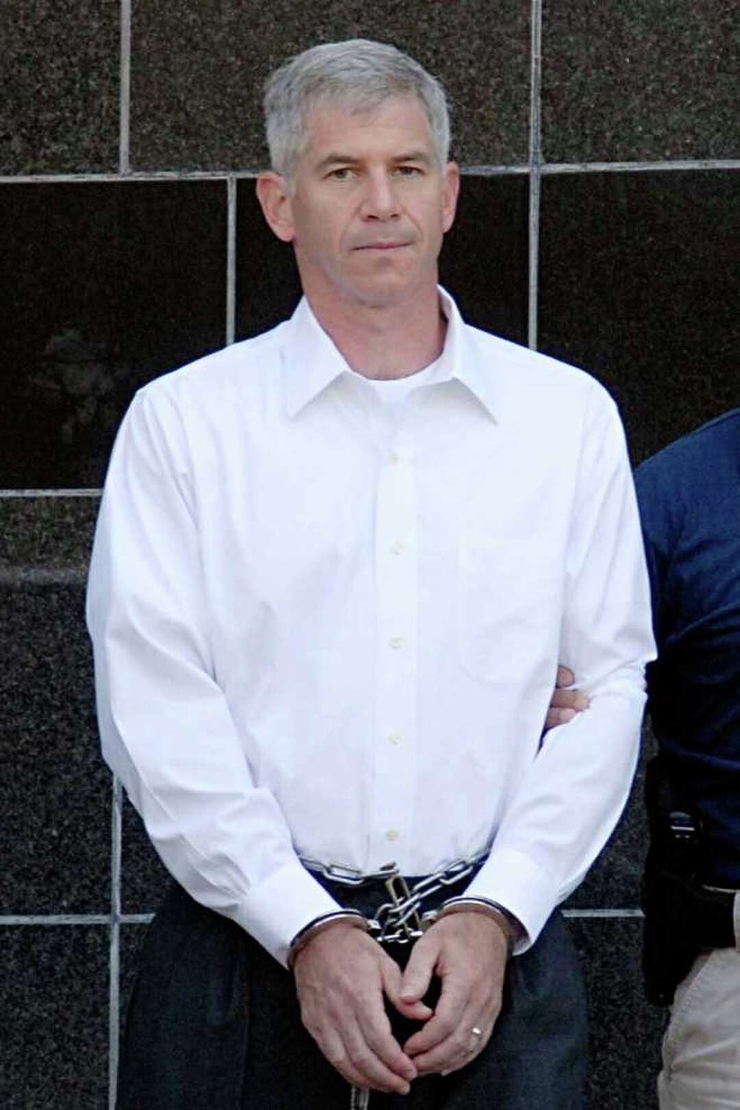 Ex-Enron exec Fastow returns to Houston