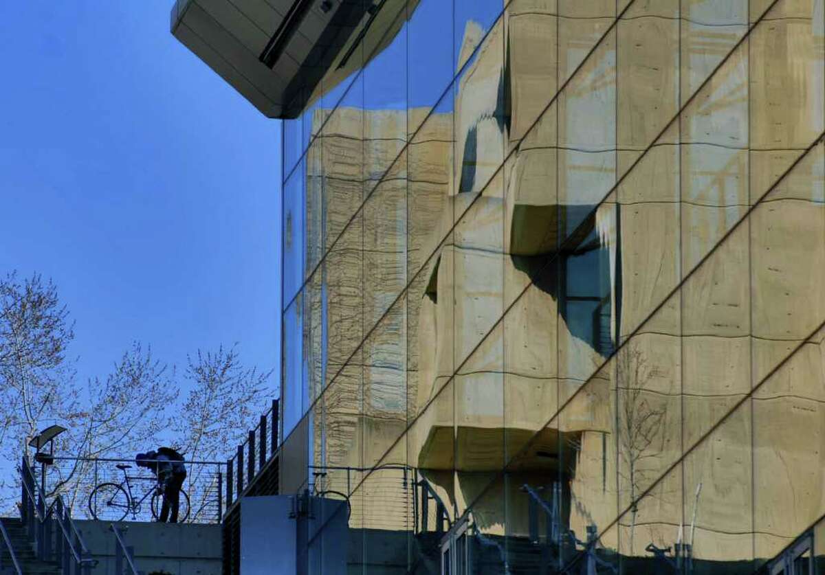 Health department: RPI student may have exposed others to measles