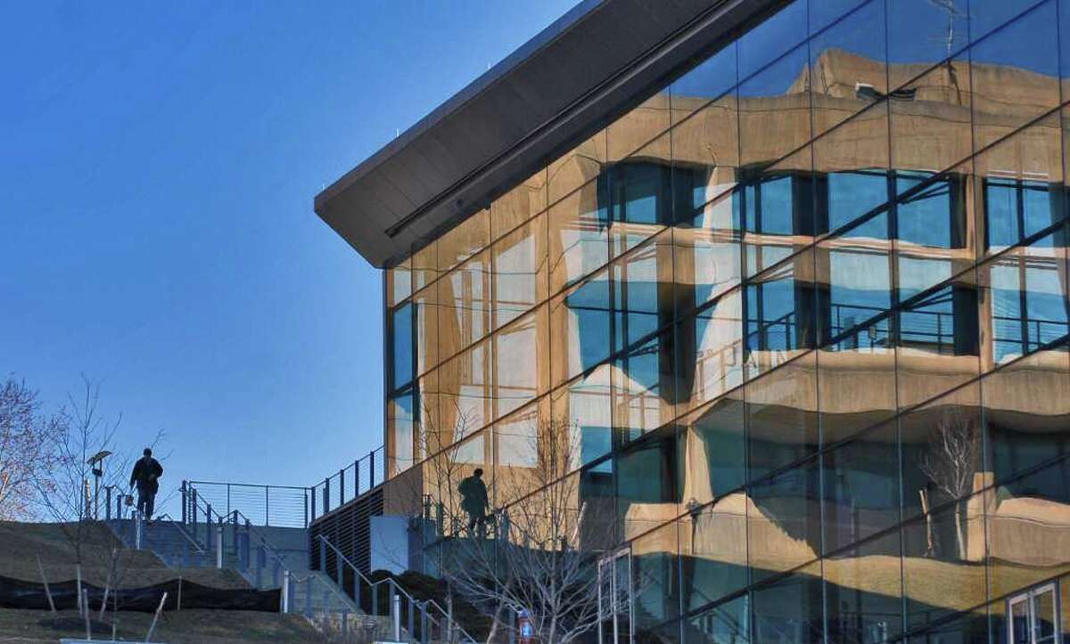 Health department: RPI student may have exposed others to measles