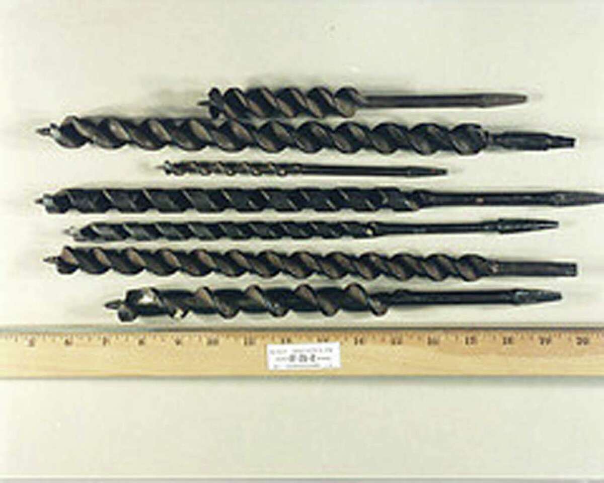 Who was the Unabomber and how is he similar to the Texas serial bomber?