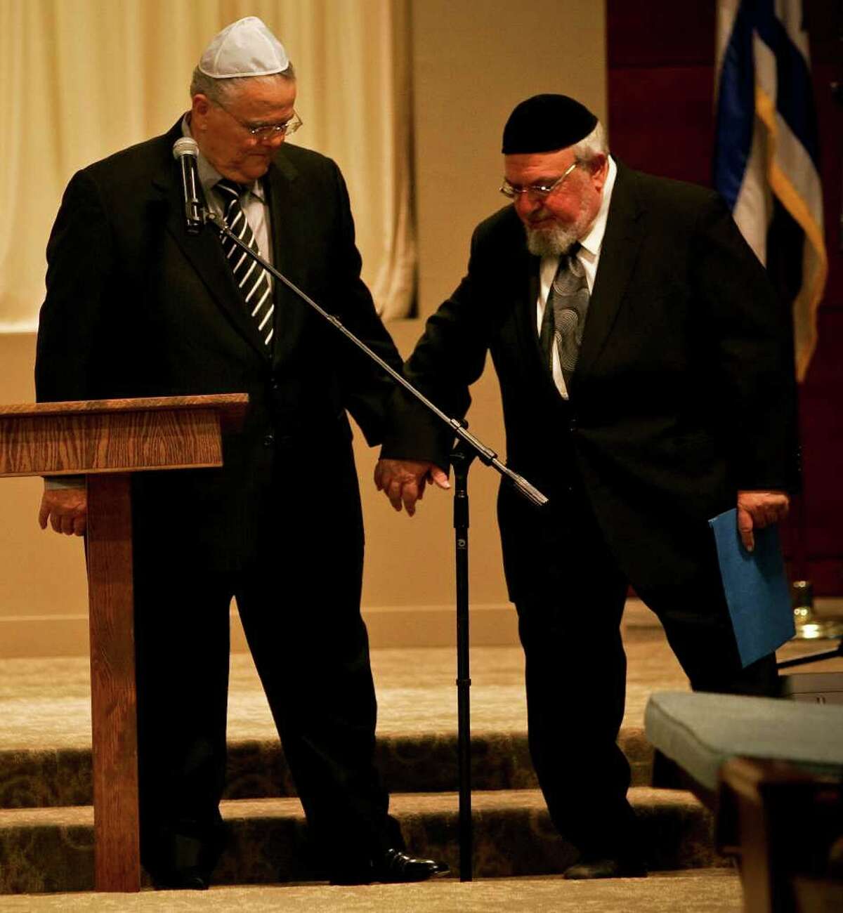 Pastor Hagee: Blood moons point to 'world-shaking event'