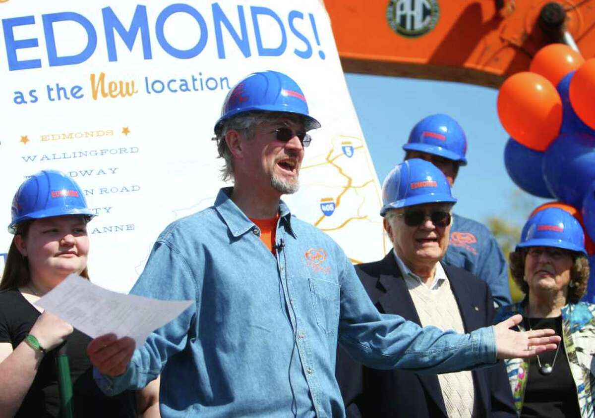 Groundbreaking for new Dick's Drive-In