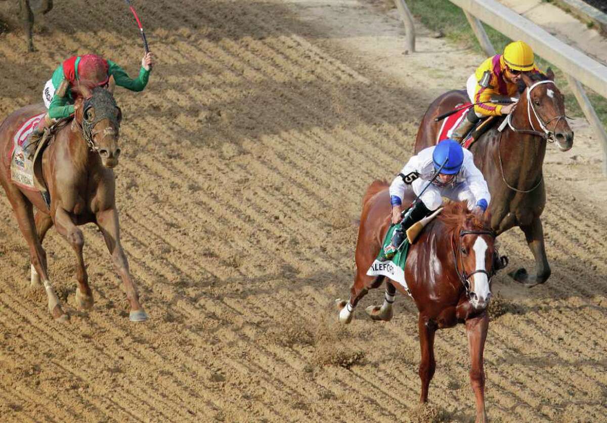 Shackleford turns tables