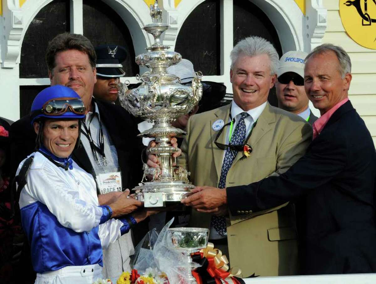Shackleford turns tables
