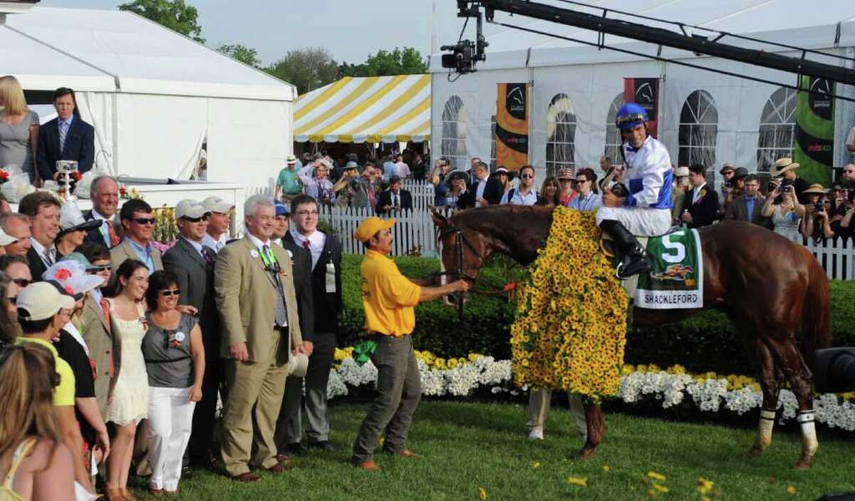 Shackleford turns tables