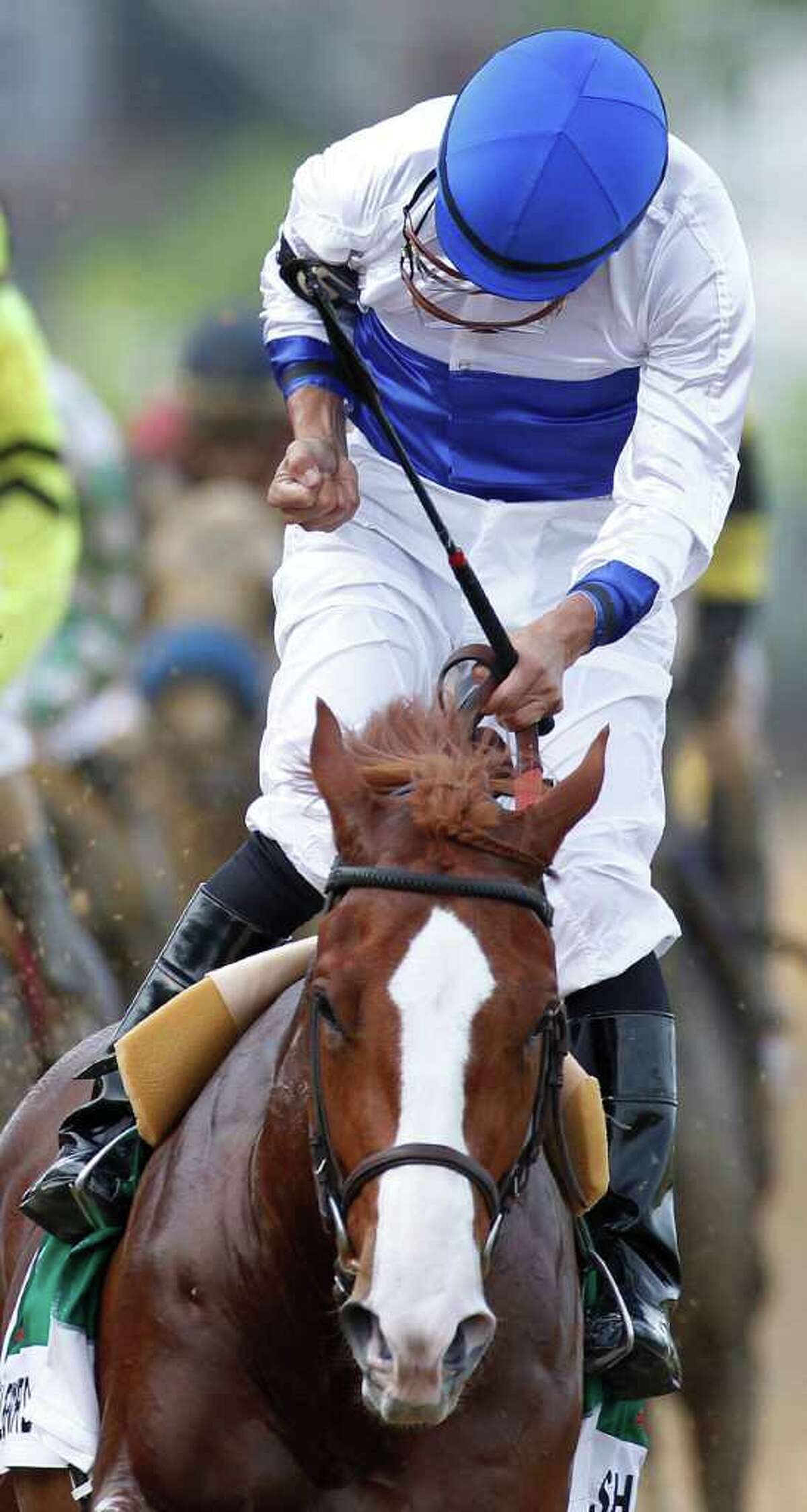 Shackleford turns tables