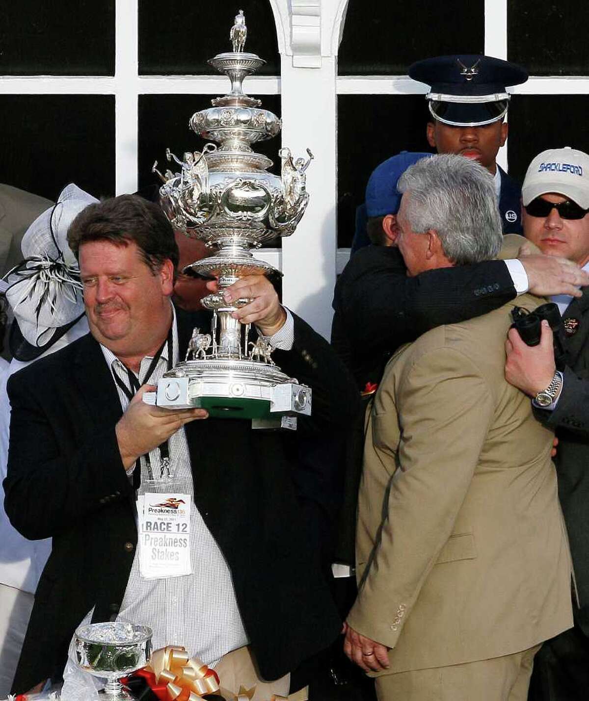 Shackleford turns tables